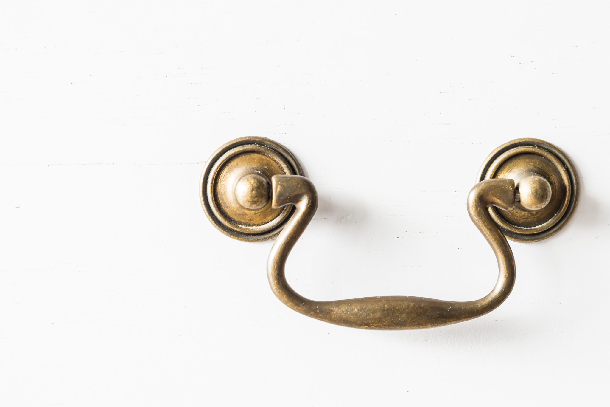 Open-and-Shut Case: Six Types of Cabinet Pulls to Consider for Your ...